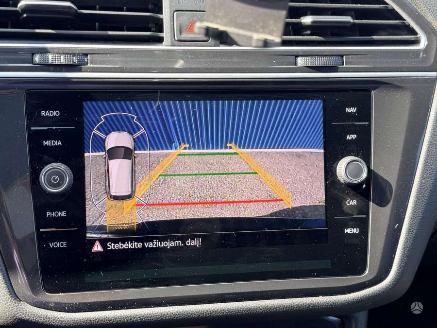 Melns Volkswagen Tiguan Allspace 2024 Kauņa, ar dzinēja tilpumu 1.98 L un nobraukumu 107 tūkst. km par 36500 €, foto 28 vietnē AUTOMOTO.COM.LV