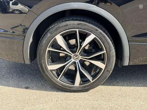 Melns Volkswagen Tiguan Allspace 2024 Kauņa, ar dzinēja tilpumu 1.98 L un nobraukumu 107 tūkst. km par 36500 €, foto 40 vietnē AUTOMOTO.COM.LV