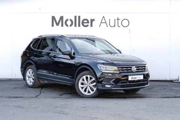 Black Volkswagen Tiguan Allspace 2018 in Riga, with an engine capacity of 2.00 L and mileage of 163 thousand km for 16900 €, photo 2 on AUTOMOTO.COM.LV