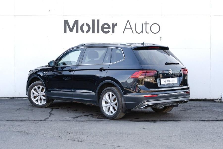 Melns Volkswagen Tiguan Allspace 2018 Rīga, ar dzinēja tilpumu 2.00 L un nobraukumu 163 tūkst. km par 16900 €, foto 4 vietnē AUTOMOTO.COM.LV