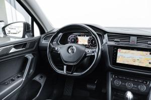 Melns Volkswagen Tiguan Allspace 2018 Rīga, ar dzinēja tilpumu 2.00 L un nobraukumu 163 tūkst. km par 16900 €, foto 9 vietnē AUTOMOTO.COM.LV