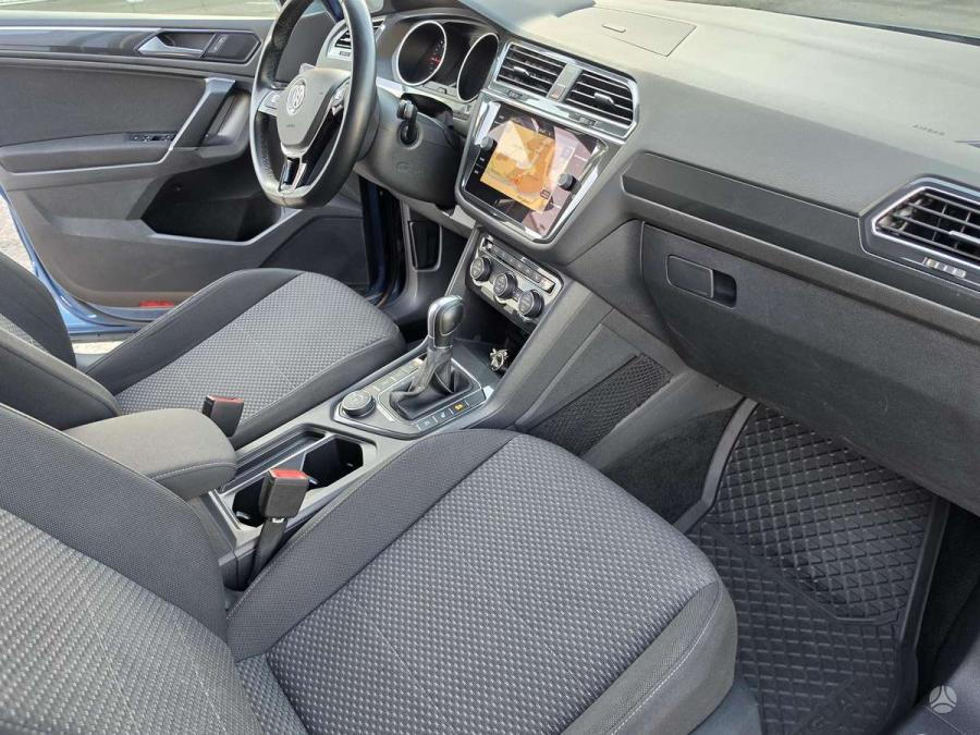 Zils Volkswagen Tiguan Allspace 2018 Jonava, ar dzinēja tilpumu 2.00 L un nobraukumu 253 tūkst. km par 18000 €, foto 21 vietnē AUTOMOTO.COM.LV