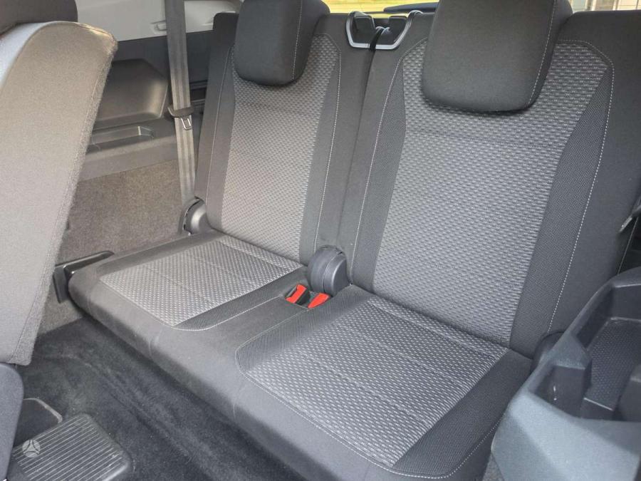 Zils Volkswagen Tiguan Allspace 2018 Jonava, ar dzinēja tilpumu 2.00 L un nobraukumu 253 tūkst. km par 18000 €, foto 40 vietnē AUTOMOTO.COM.LV