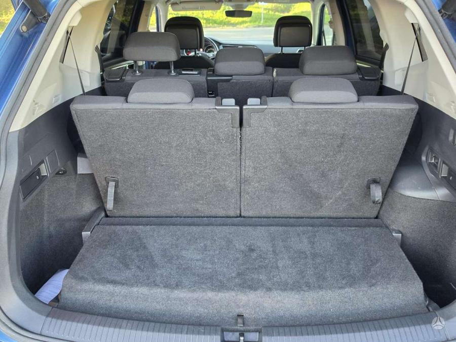 Zils Volkswagen Tiguan Allspace 2018 Jonava, ar dzinēja tilpumu 2.00 L un nobraukumu 253 tūkst. km par 18000 €, foto 41 vietnē AUTOMOTO.COM.LV
