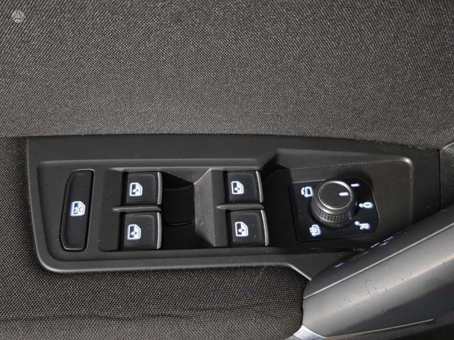 Zils Volkswagen Tiguan Allspace 2018 Jonava, ar dzinēja tilpumu 2.00 L un nobraukumu 253 tūkst. km par 16500 €, foto 29 vietnē AUTOMOTO.COM.LV