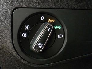 Zils Volkswagen Tiguan Allspace 2018 Jonava, ar dzinēja tilpumu 2.00 L un nobraukumu 253 tūkst. km par 16500 €, foto 31 vietnē AUTOMOTO.COM.LV