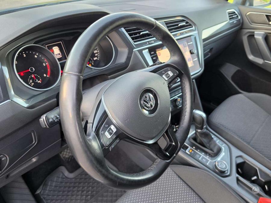 Zils Volkswagen Tiguan Allspace 2018 Jonava, ar dzinēja tilpumu 2.00 L un nobraukumu 253 tūkst. km par 16500 €, foto 37 vietnē AUTOMOTO.COM.LV