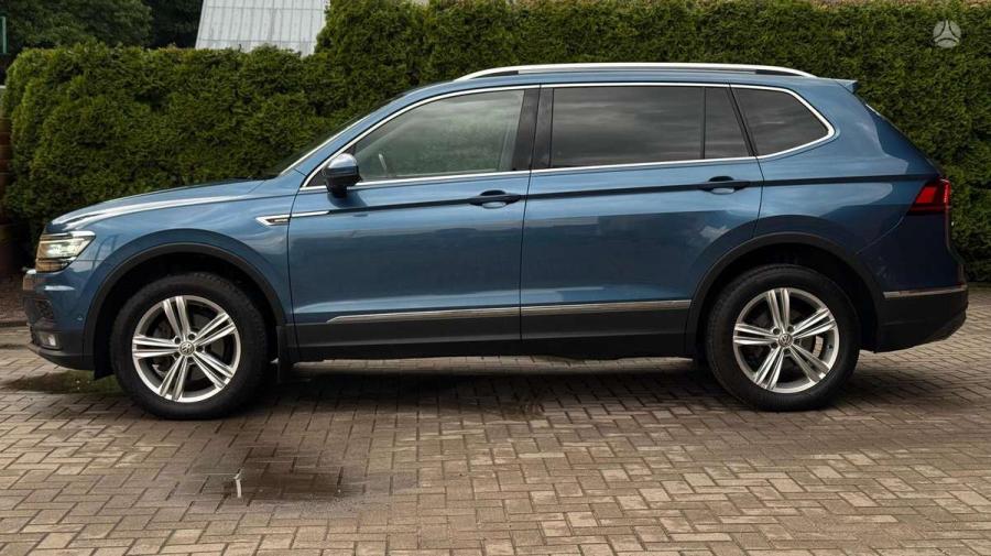 Blue Volkswagen Tiguan Allspace 2019 in Jonava, with an engine capacity of 1.97 L and mileage of 203 thousand km for 17250 €, photo 10 on AUTOMOTO.COM.LV