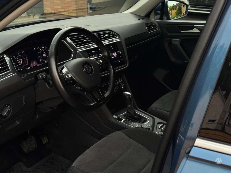 Blue Volkswagen Tiguan Allspace 2019 in Jonava, with an engine capacity of 1.97 L and mileage of 203 thousand km for 17250 €, photo 13 on AUTOMOTO.COM.LV
