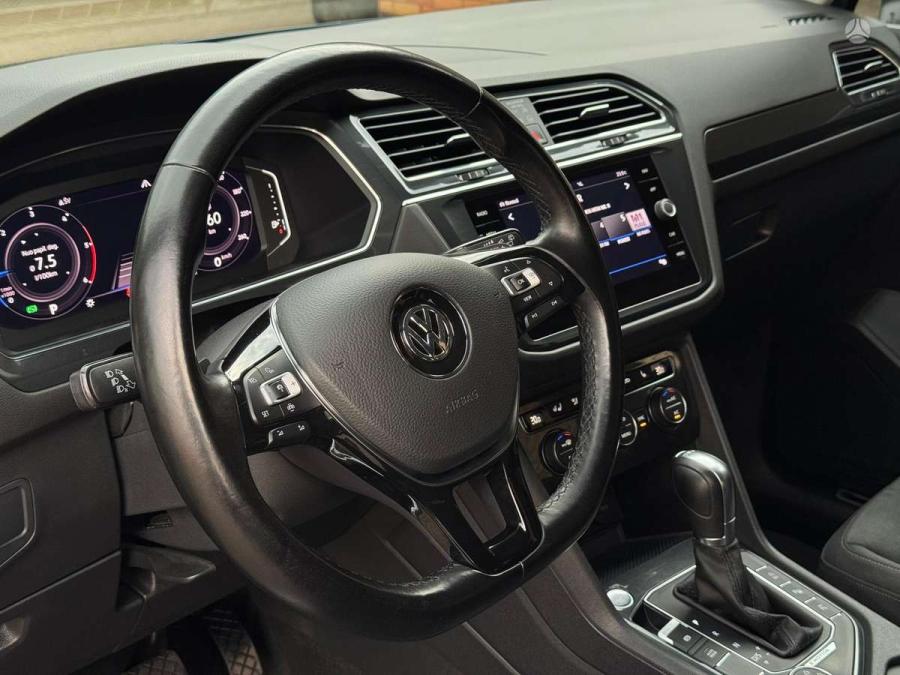 Blue Volkswagen Tiguan Allspace 2019 in Jonava, with an engine capacity of 1.97 L and mileage of 203 thousand km for 17250 €, photo 14 on AUTOMOTO.COM.LV