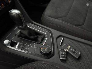 Blue Volkswagen Tiguan Allspace 2019 in Jonava, with an engine capacity of 1.97 L and mileage of 203 thousand km for 17250 €, photo 18 on AUTOMOTO.COM.LV