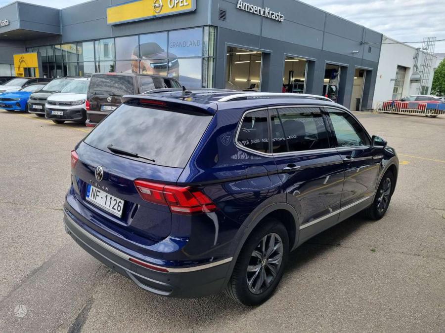 Zils Volkswagen Tiguan Allspace 2022 Rīga, ar dzinēja tilpumu 1.50 L un nobraukumu 91 tūkst. km par 20700 €, foto 3 vietnē AUTOMOTO.COM.LV