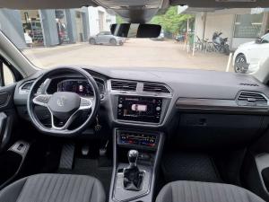Zils Volkswagen Tiguan Allspace 2022 Rīga, ar dzinēja tilpumu 1.50 L un nobraukumu 91 tūkst. km par 20700 €, foto 8 vietnē AUTOMOTO.COM.LV