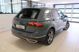 Blue Volkswagen Tiguan Allspace 2022 in Vilnius, with an engine capacity of 1.97 L and mileage of 121 thousand km for 27300 €, photo 3 on AUTOMOTO.COM.LV