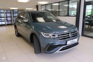 Blue Volkswagen Tiguan Allspace 2022 in Vilnius, with an engine capacity of 1.97 L and mileage of 121 thousand km for 27300 €, photo 4 on AUTOMOTO.COM.LV