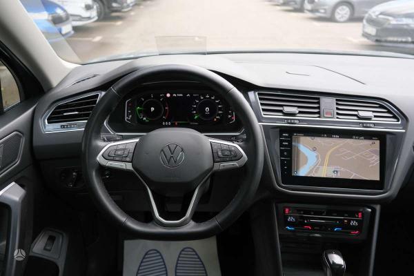 Blue Volkswagen Tiguan Allspace 2022 in Vilnius, with an engine capacity of 1.97 L and mileage of 121 thousand km for 27300 €, photo 6 on AUTOMOTO.COM.LV