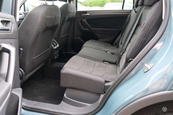 Blue Volkswagen Tiguan Allspace 2022 in Vilnius, with an engine capacity of 1.97 L and mileage of 121 thousand km for 27300 €, photo 9 on AUTOMOTO.COM.LV