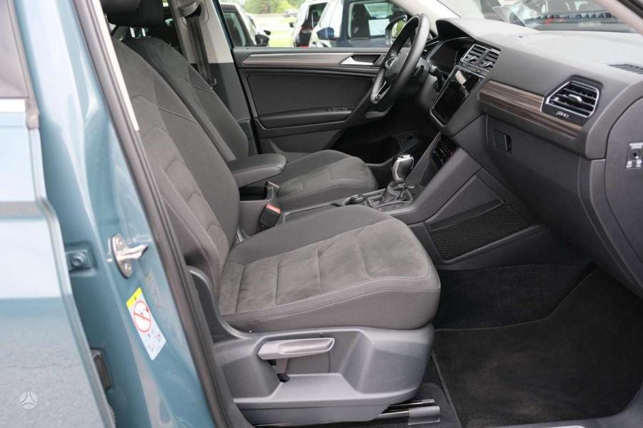 Blue Volkswagen Tiguan Allspace 2022 in Vilnius, with an engine capacity of 1.97 L and mileage of 121 thousand km for 27300 €, photo 12 on AUTOMOTO.COM.LV