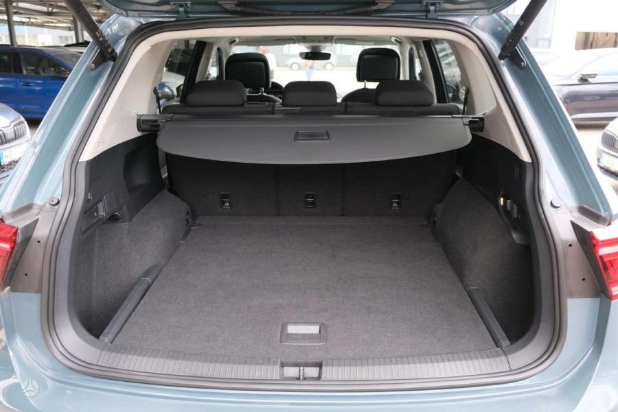 Blue Volkswagen Tiguan Allspace 2022 in Vilnius, with an engine capacity of 1.97 L and mileage of 121 thousand km for 27300 €, photo 32 on AUTOMOTO.COM.LV