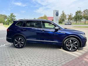 Blue Volkswagen Tiguan Allspace 2022 in Siauliai, with an engine capacity of 1.97 L and mileage of 165 thousand km for 24900 €, photo 5 on AUTOMOTO.COM.LV
