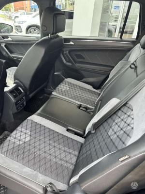 Blue Volkswagen Tiguan Allspace 2022 in Siauliai, with an engine capacity of 1.97 L and mileage of 165 thousand km for 24900 €, photo 15 on AUTOMOTO.COM.LV