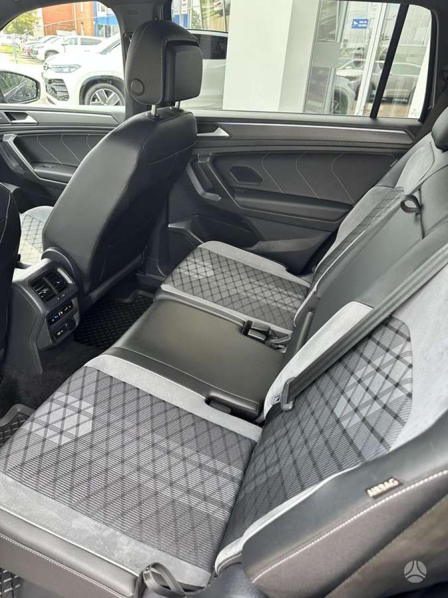 Blue Volkswagen Tiguan Allspace 2022 in Siauliai, with an engine capacity of 1.97 L and mileage of 165 thousand km for 24900 €, photo 15 on AUTOMOTO.COM.LV
