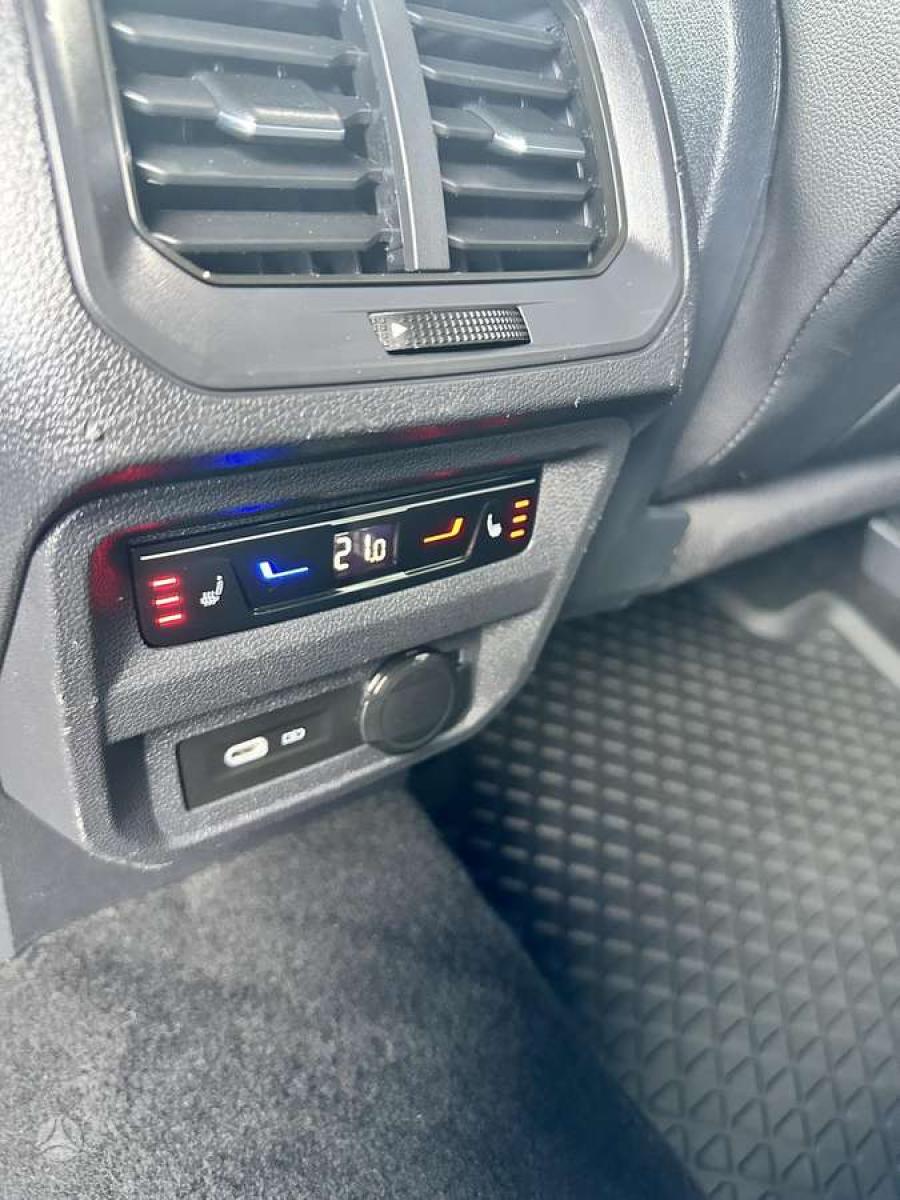 Blue Volkswagen Tiguan Allspace 2022 in Siauliai, with an engine capacity of 1.97 L and mileage of 165 thousand km for 24900 €, photo 16 on AUTOMOTO.COM.LV