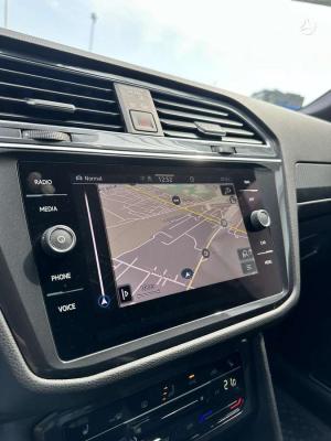 Blue Volkswagen Tiguan Allspace 2022 in Siauliai, with an engine capacity of 1.97 L and mileage of 165 thousand km for 24900 €, photo 28 on AUTOMOTO.COM.LV