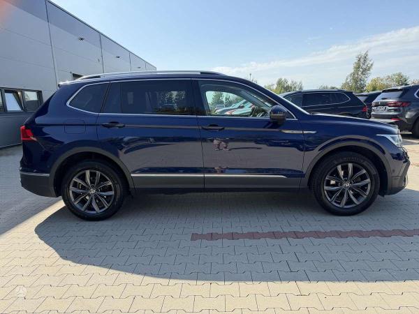 Zils Volkswagen Tiguan Allspace 2022 Šauļi, ar dzinēja tilpumu 1.50 L un nobraukumu 195 tūkst. km par 20558 €, foto 4 vietnē AUTOMOTO.COM.LV