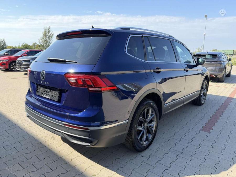Zils Volkswagen Tiguan Allspace 2022 Šauļi, ar dzinēja tilpumu 1.50 L un nobraukumu 195 tūkst. km par 20558 €, foto 10 vietnē AUTOMOTO.COM.LV