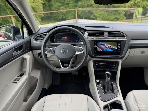 Blue Volkswagen Tiguan Allspace 2023 in Vilnius, with an engine capacity of 2.00 L and mileage of 48 thousand km for 29400 €, photo 2 on AUTOMOTO.COM.LV