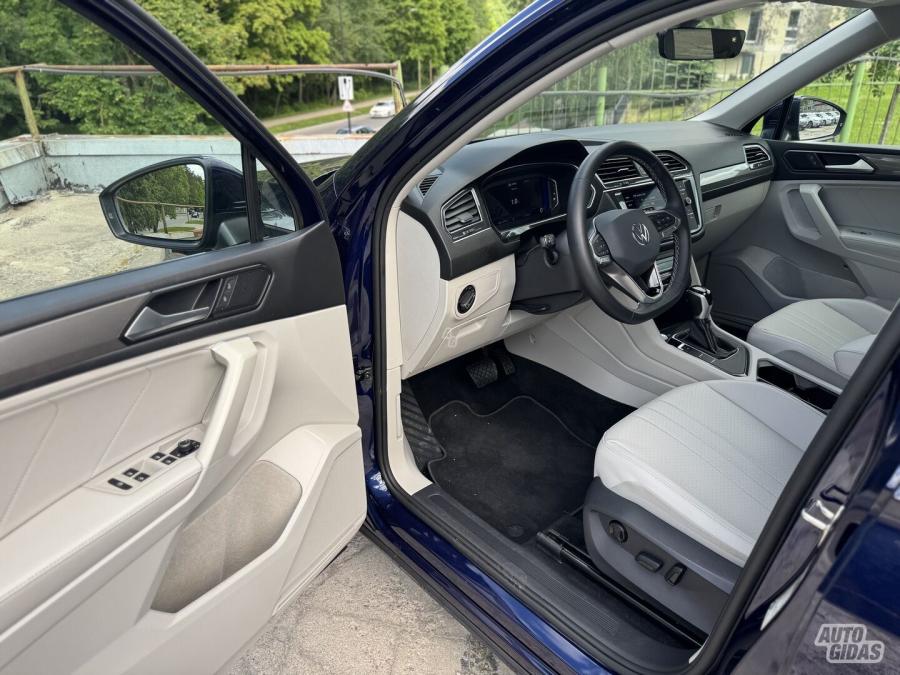 Blue Volkswagen Tiguan Allspace 2023 in Vilnius, with an engine capacity of 2.00 L and mileage of 48 thousand km for 29400 €, photo 6 on AUTOMOTO.COM.LV