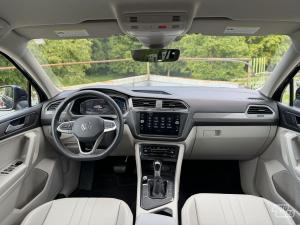 Blue Volkswagen Tiguan Allspace 2023 in Vilnius, with an engine capacity of 2.00 L and mileage of 48 thousand km for 29400 €, photo 19 on AUTOMOTO.COM.LV