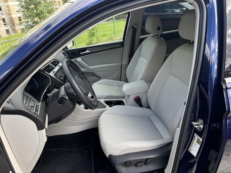 Blue Volkswagen Tiguan Allspace 2023 in Vilnius, with an engine capacity of 2.00 L and mileage of 48 thousand km for 29400 €, photo 25 on AUTOMOTO.COM.LV