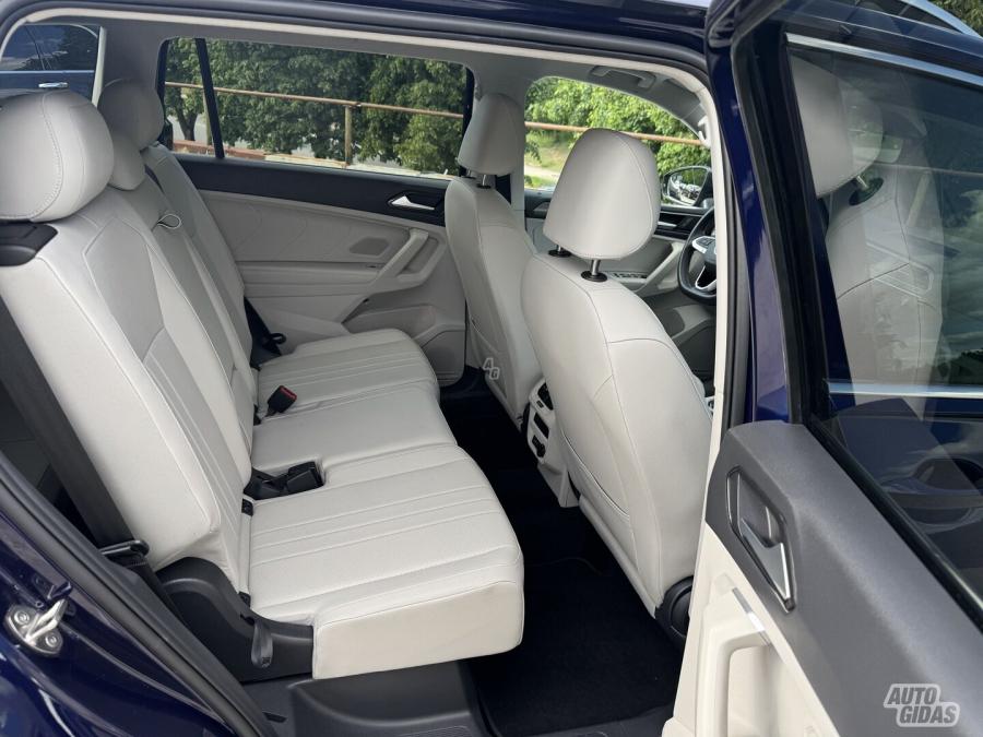 Blue Volkswagen Tiguan Allspace 2023 in Vilnius, with an engine capacity of 2.00 L and mileage of 48 thousand km for 29400 €, photo 28 on AUTOMOTO.COM.LV