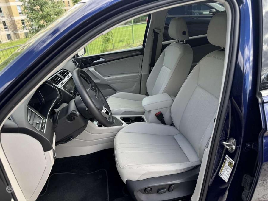 Zils Volkswagen Tiguan Allspace 2023 Viļņa, ar dzinēja tilpumu 1.98 L un nobraukumu 48 tūkst. km par 28200 €, foto 25 vietnē AUTOMOTO.COM.LV