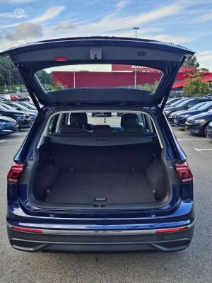 Zils Volkswagen Tiguan Allspace 2023 Viļņa, ar dzinēja tilpumu 1.97 L un nobraukumu 205 tūkst. km par 20000 €, foto 31 vietnē AUTOMOTO.COM.LV