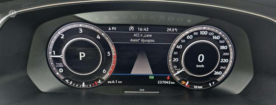 Brown Volkswagen Tiguan Allspace 2018 in Taurage, with an engine capacity of 1.97 L and mileage of 237 thousand km for 15850 €, photo 17 on AUTOMOTO.COM.LV