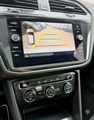 Brown Volkswagen Tiguan Allspace 2018 in Taurage, with an engine capacity of 1.97 L and mileage of 237 thousand km for 15850 €, photo 18 on AUTOMOTO.COM.LV