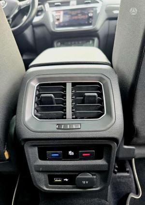 Brown Volkswagen Tiguan Allspace 2018 in Taurage, with an engine capacity of 1.97 L and mileage of 237 thousand km for 15850 €, photo 23 on AUTOMOTO.COM.LV