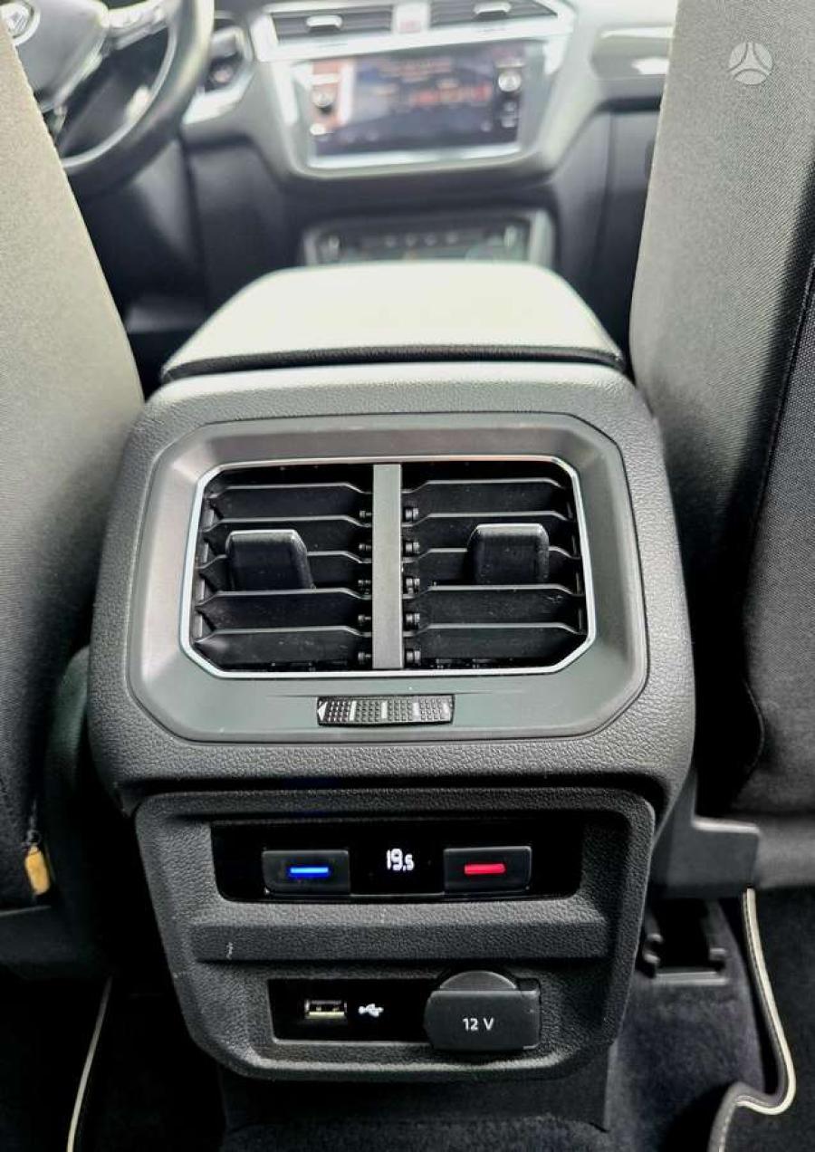 Brown Volkswagen Tiguan Allspace 2018 in Taurage, with an engine capacity of 1.97 L and mileage of 237 thousand km for 15850 €, photo 23 on AUTOMOTO.COM.LV