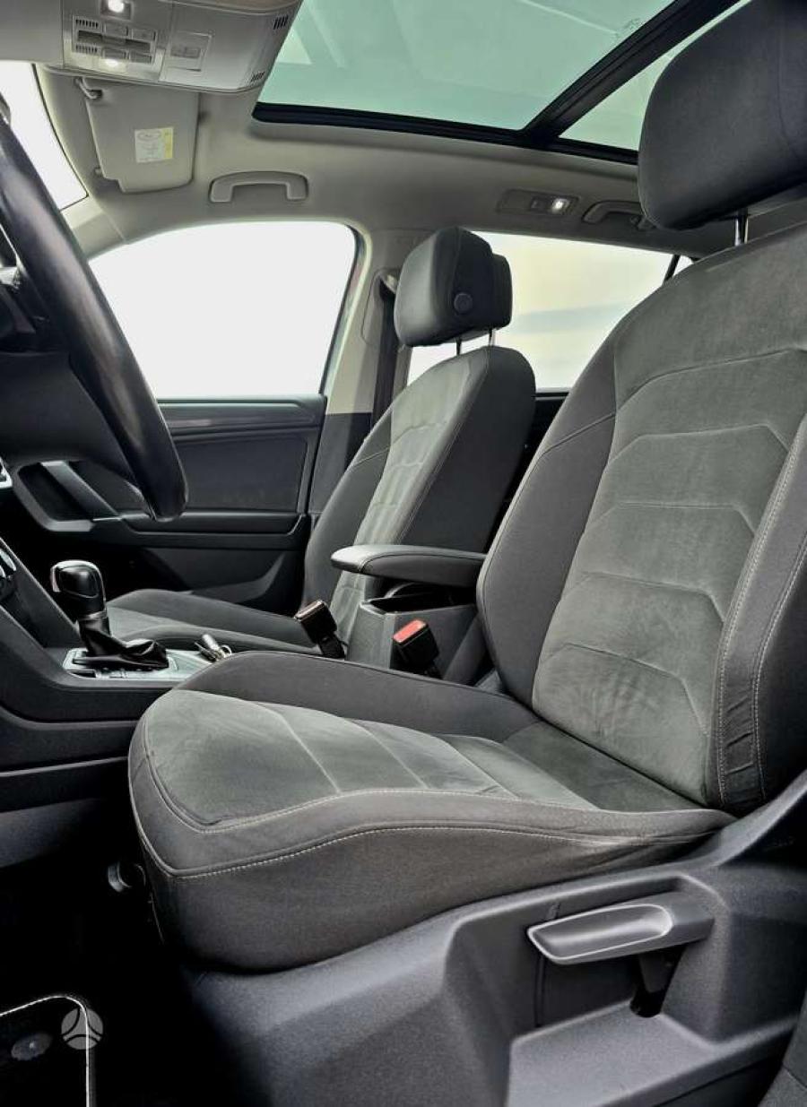Brown Volkswagen Tiguan Allspace 2018 in Taurage, with an engine capacity of 1.97 L and mileage of 237 thousand km for 15850 €, photo 25 on AUTOMOTO.COM.LV