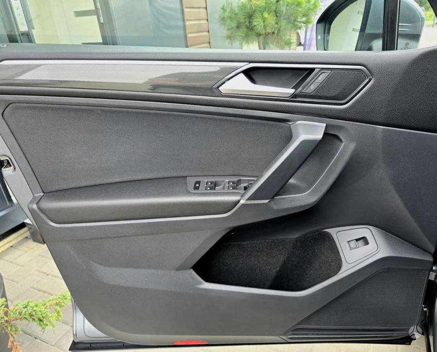 Brown Volkswagen Tiguan Allspace 2018 in Taurage, with an engine capacity of 1.97 L and mileage of 237 thousand km for 15850 €, photo 36 on AUTOMOTO.COM.LV