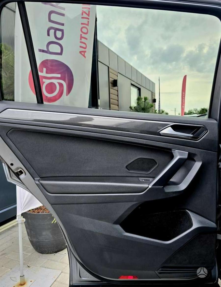 Brown Volkswagen Tiguan Allspace 2018 in Taurage, with an engine capacity of 1.97 L and mileage of 237 thousand km for 15850 €, photo 38 on AUTOMOTO.COM.LV