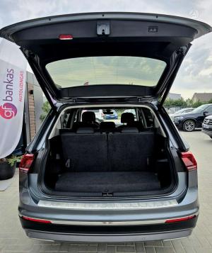 Brown Volkswagen Tiguan Allspace 2018 in Taurage, with an engine capacity of 1.97 L and mileage of 237 thousand km for 15850 €, photo 40 on AUTOMOTO.COM.LV