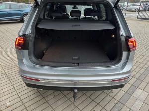 Brown Volkswagen Tiguan Allspace 2020 in Kaunas, with an engine capacity of 1.50 L and mileage of 186 thousand km for 20900 €, photo 23 on AUTOMOTO.COM.LV