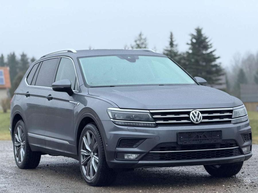 Pelēks Volkswagen Tiguan Allspace 2018 Utena, ar dzinēja tilpumu 1.97 L un nobraukumu 294 tūkst. km par 17750 €, foto 4 vietnē AUTOMOTO.COM.LV