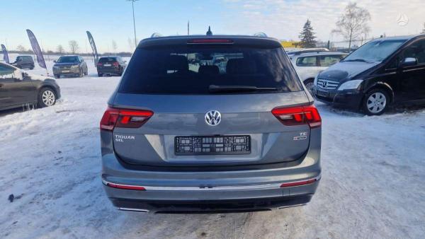 Pelēks Volkswagen Tiguan Allspace 2018 Marijampole, ar dzinēja tilpumu 1.98 L un nobraukumu 94 tūkst. km par 18490 €, foto 3 vietnē AUTOMOTO.COM.LV