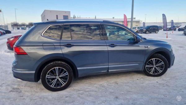 Pelēks Volkswagen Tiguan Allspace 2018 Marijampole, ar dzinēja tilpumu 1.98 L un nobraukumu 94 tūkst. km par 18490 €, foto 4 vietnē AUTOMOTO.COM.LV