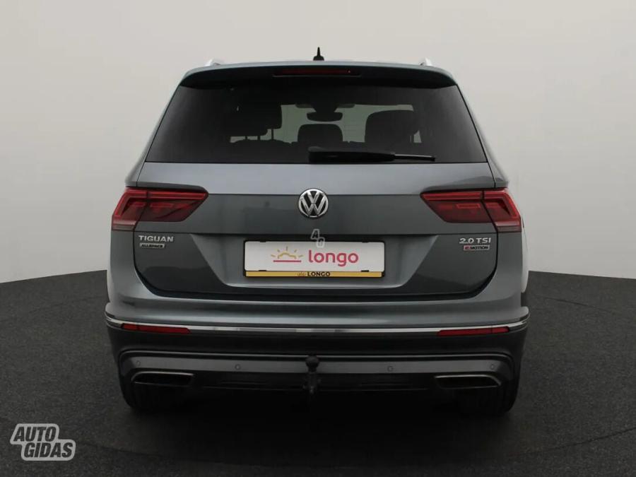 Grey Volkswagen Tiguan Allspace 2018 in Vilnius, with an engine capacity of 2.00 L and mileage of 178 thousand km for 20699 €, photo 5 on AUTOMOTO.COM.LV